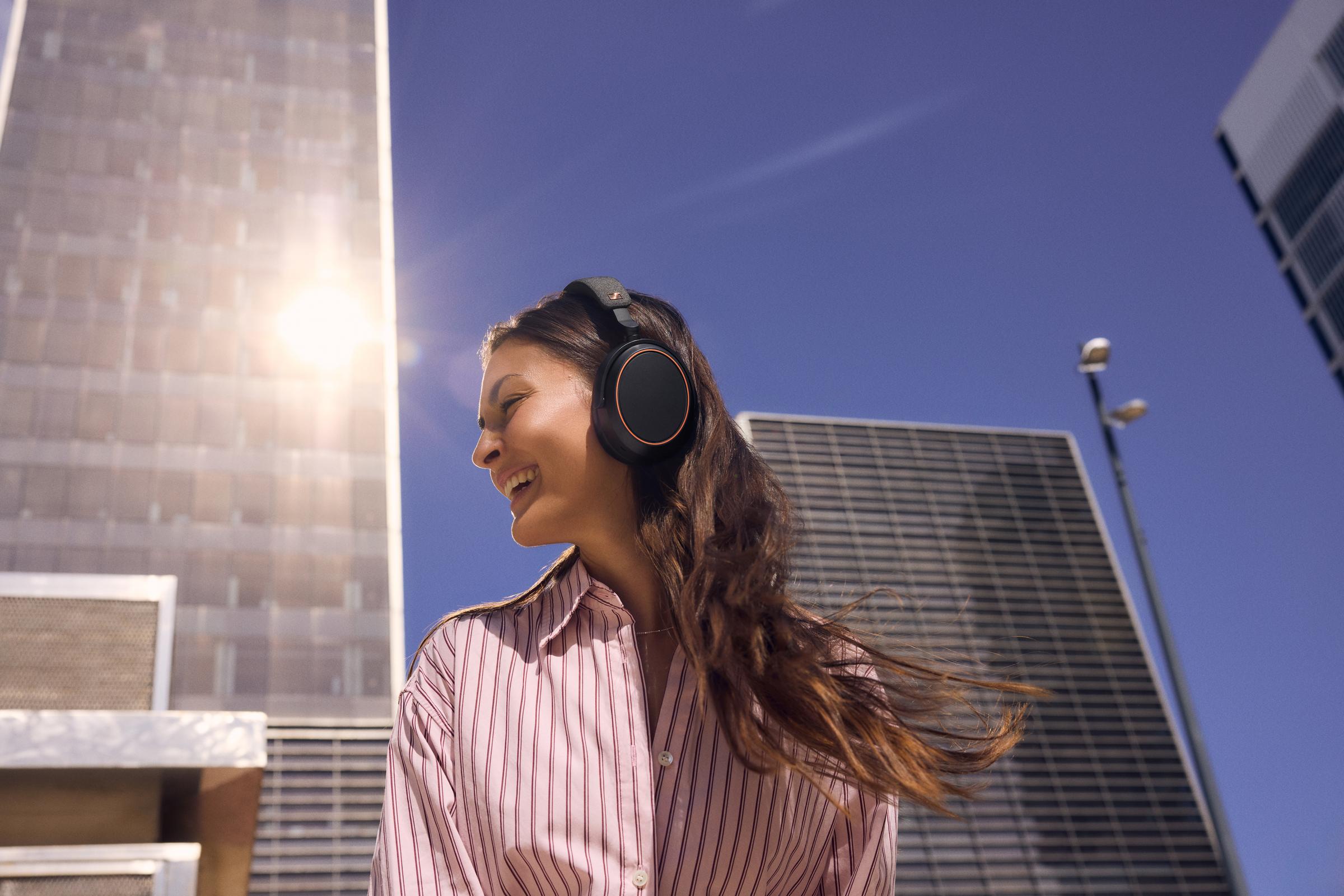 RS 120-W TV Listener Headset – Sennheiser Australia